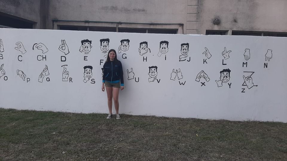 Apostando a la inclusión: pintaron un mural con lengua de señas en el ...